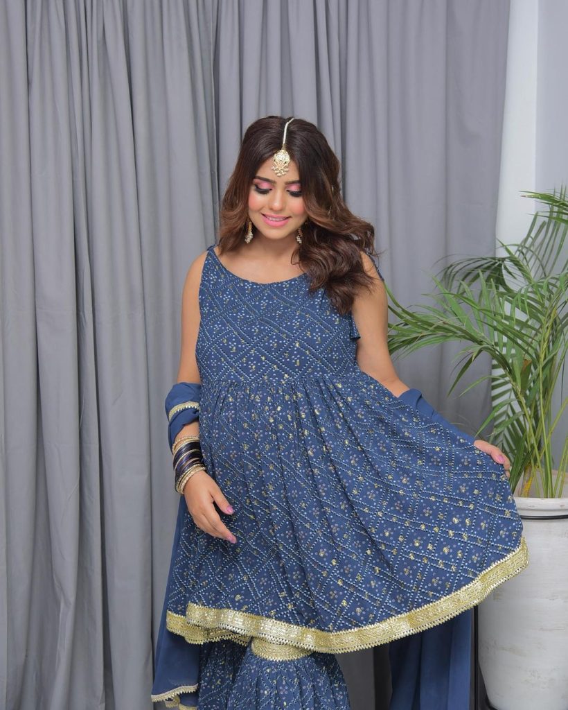 Actress Anumta Qureshi's Godh Bharai Rasam - Beautiful Pictures ...