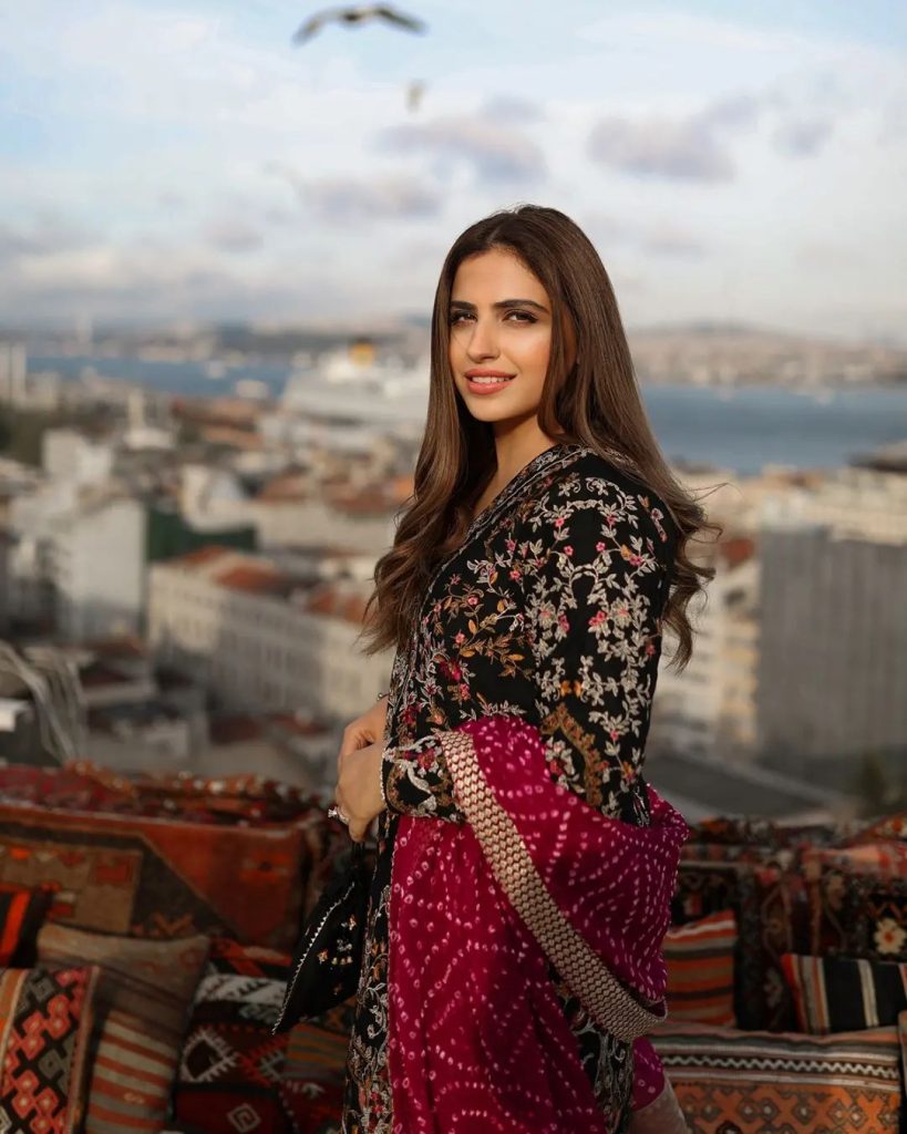 Designer Faiza Saqlain And Family Celebrates Eid In Turkey | Reviewit.pk