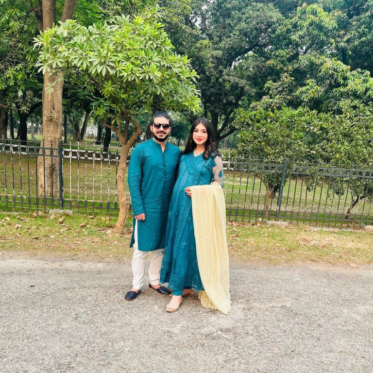 Actress Hina Chaudhry's Adorable Pictures From Baby Shower | Reviewit.pk