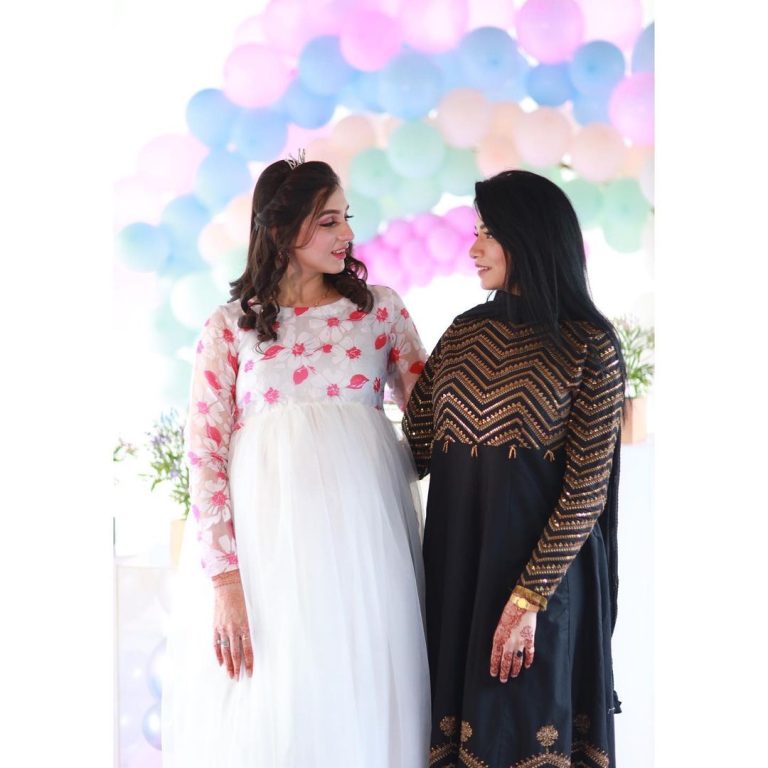 Actress Hina Chaudhry's Adorable Pictures From Baby Shower | Reviewit.pk