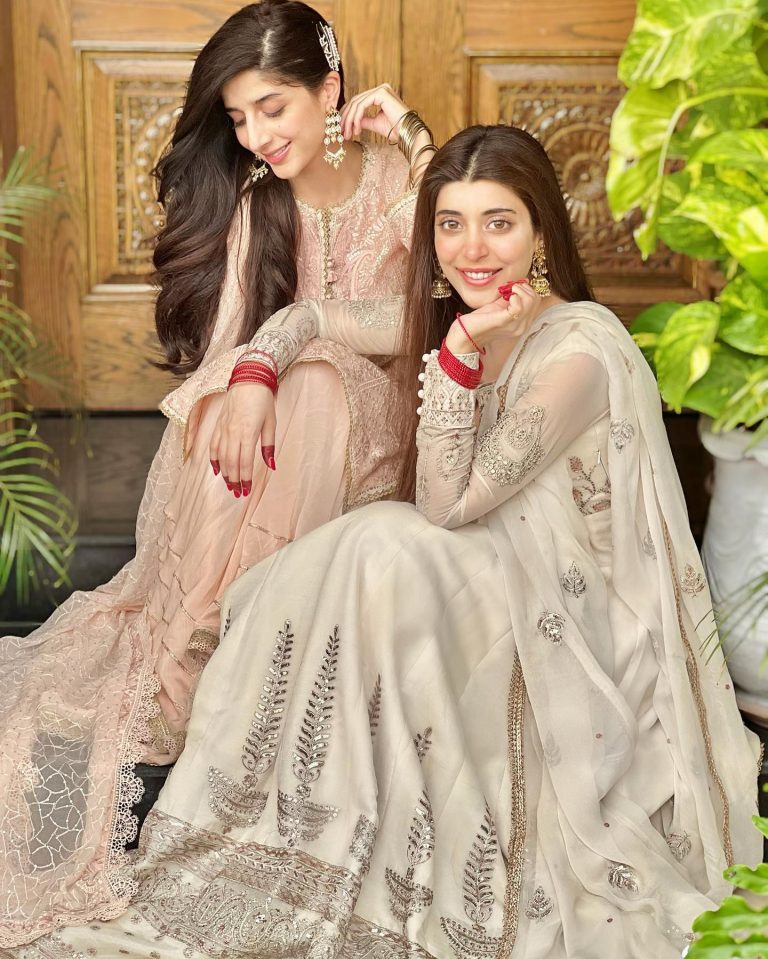 Mawra Hocane Eid Pictures With Her Family | Reviewit.pk