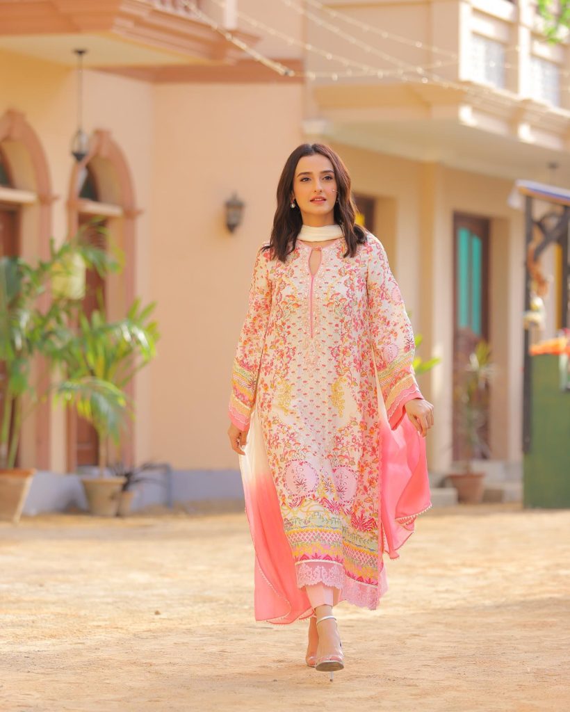 Momal Sheikh And Family Eid Day 1 Pictures | Reviewit.pk