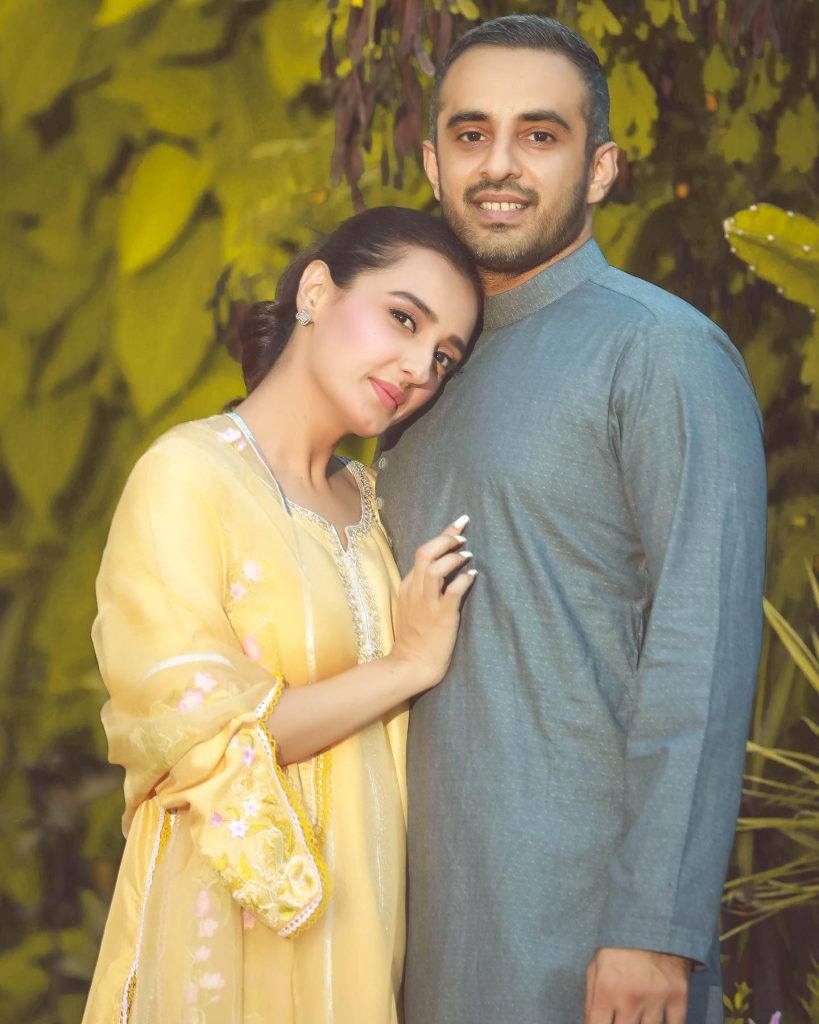 Momal Sheikh And Family Eid Day 1 Pictures | Reviewit.pk