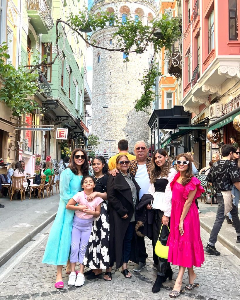 Sanam Jung's Latest Vacation Pictures From Turkey | Reviewit.pk