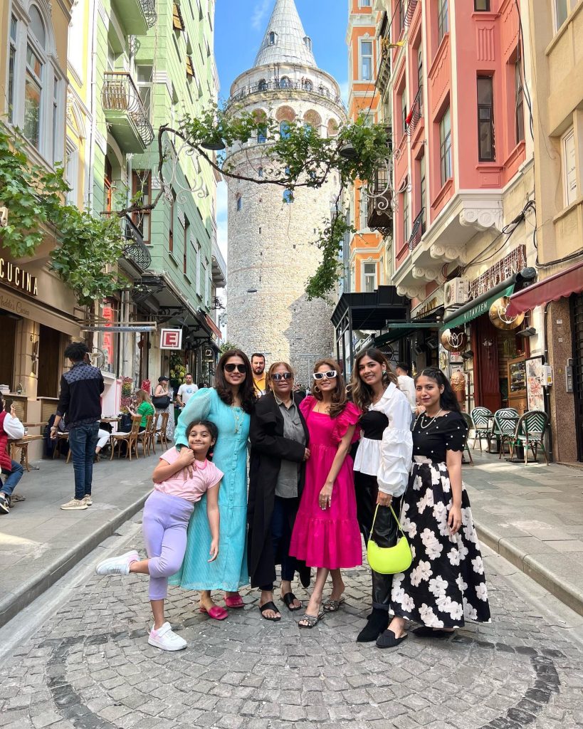 Sanam Jung's Latest Vacation Pictures From Turkey | Reviewit.pk