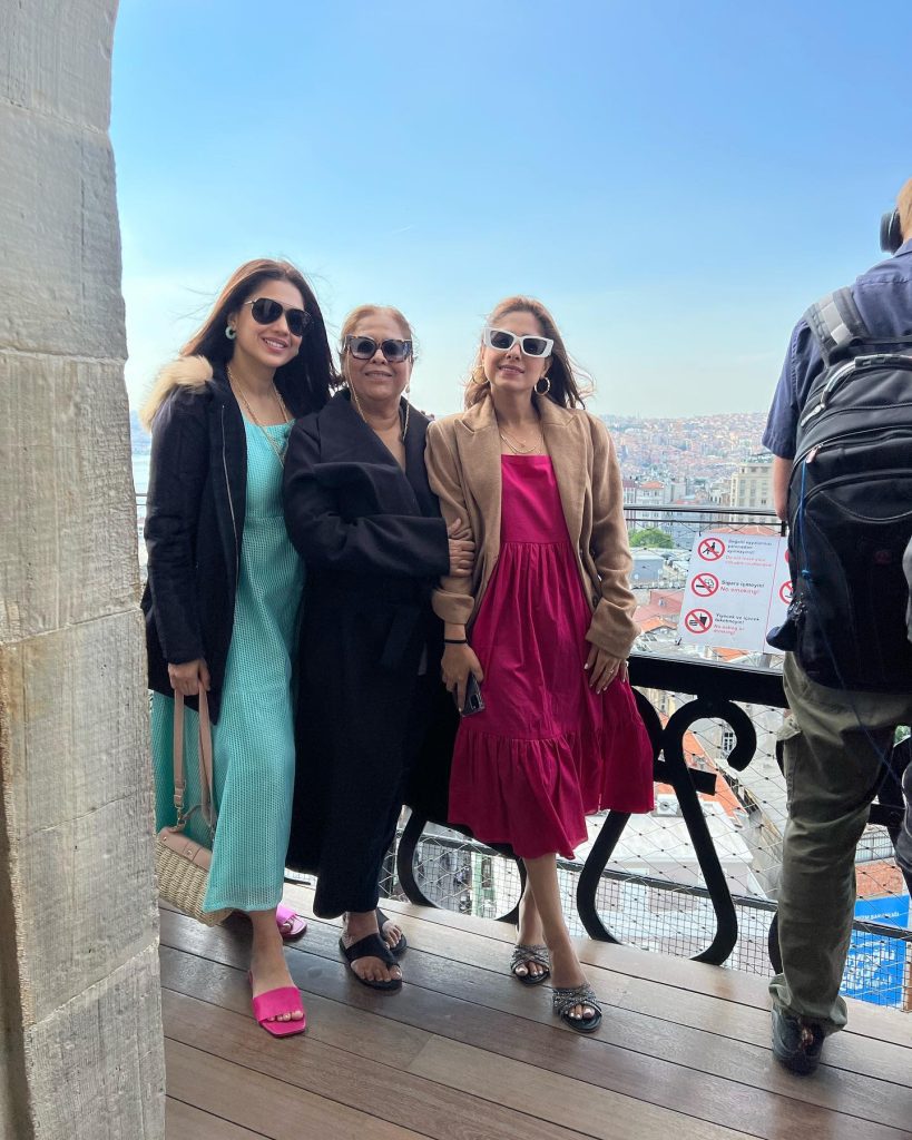 Sanam Jung's Latest Vacation Pictures From Turkey | Reviewit.pk