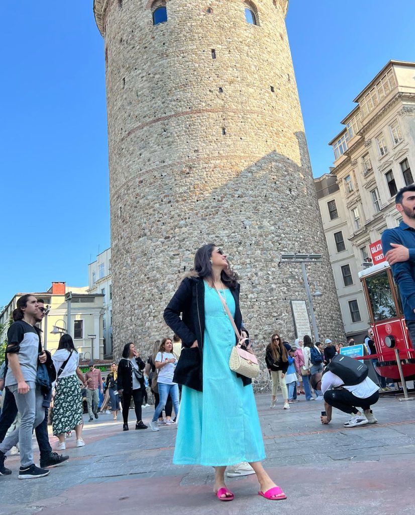 Sanam Jung's Latest Vacation Pictures From Turkey | Reviewit.pk