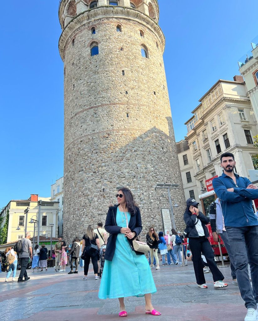 Sanam Jung's Latest Vacation Pictures From Turkey | Reviewit.pk
