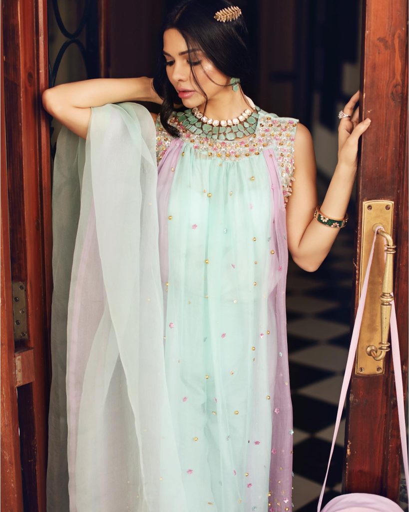 Asma Aslam Latest Summer Collection'22 Featuring Sanam Saeed And Sara ...