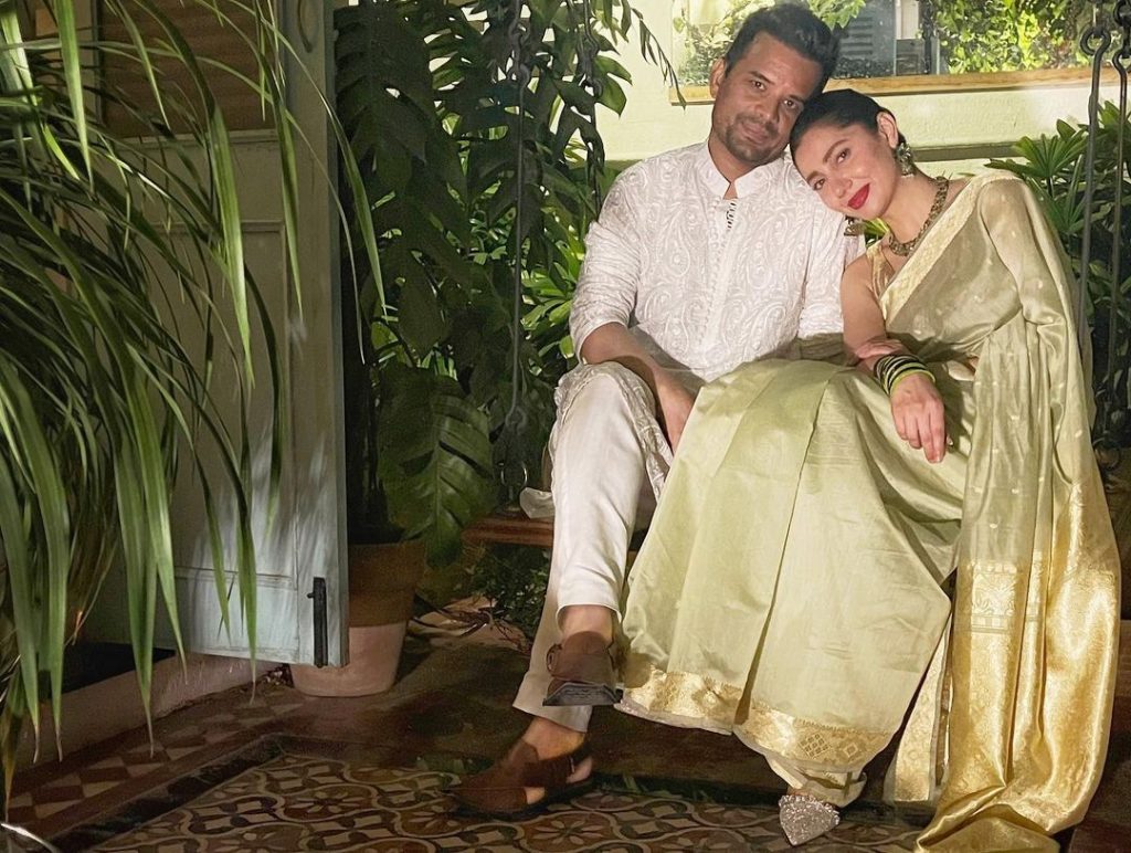 Asim Raza's Star Studded Dinner For Eid ul Fitr 2022 | Reviewit.pk