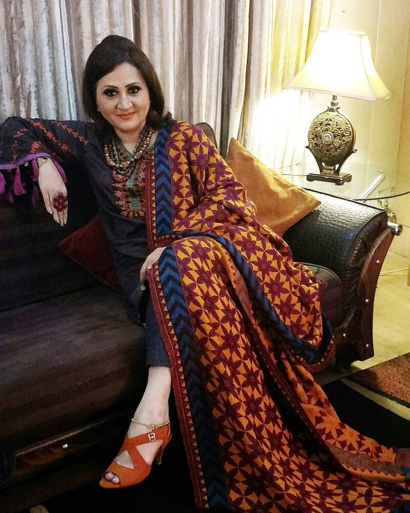 Asma Abbas Shares Controversial Things That Disturb Her On Shoots ...