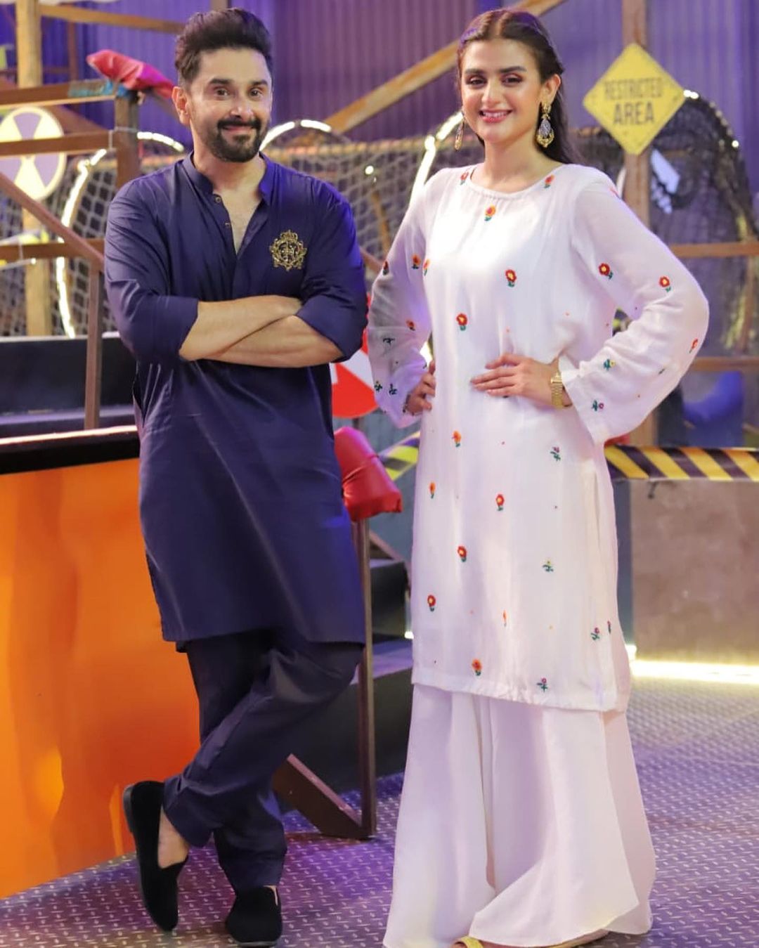 Hira And Mani Reveal Who Earns More In The Family | Reviewit.pk