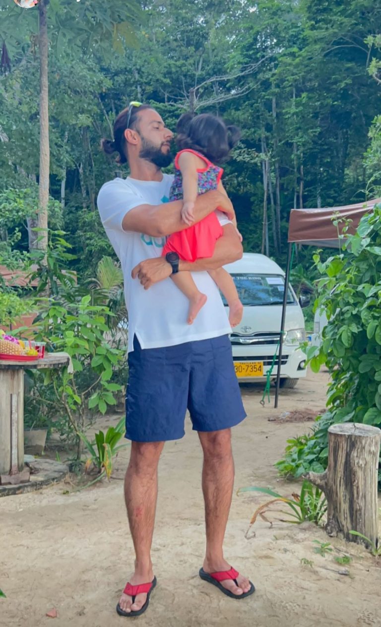 Imad Wasim's Adorable Family Pictures From Phuket, Thailand | Reviewit.pk