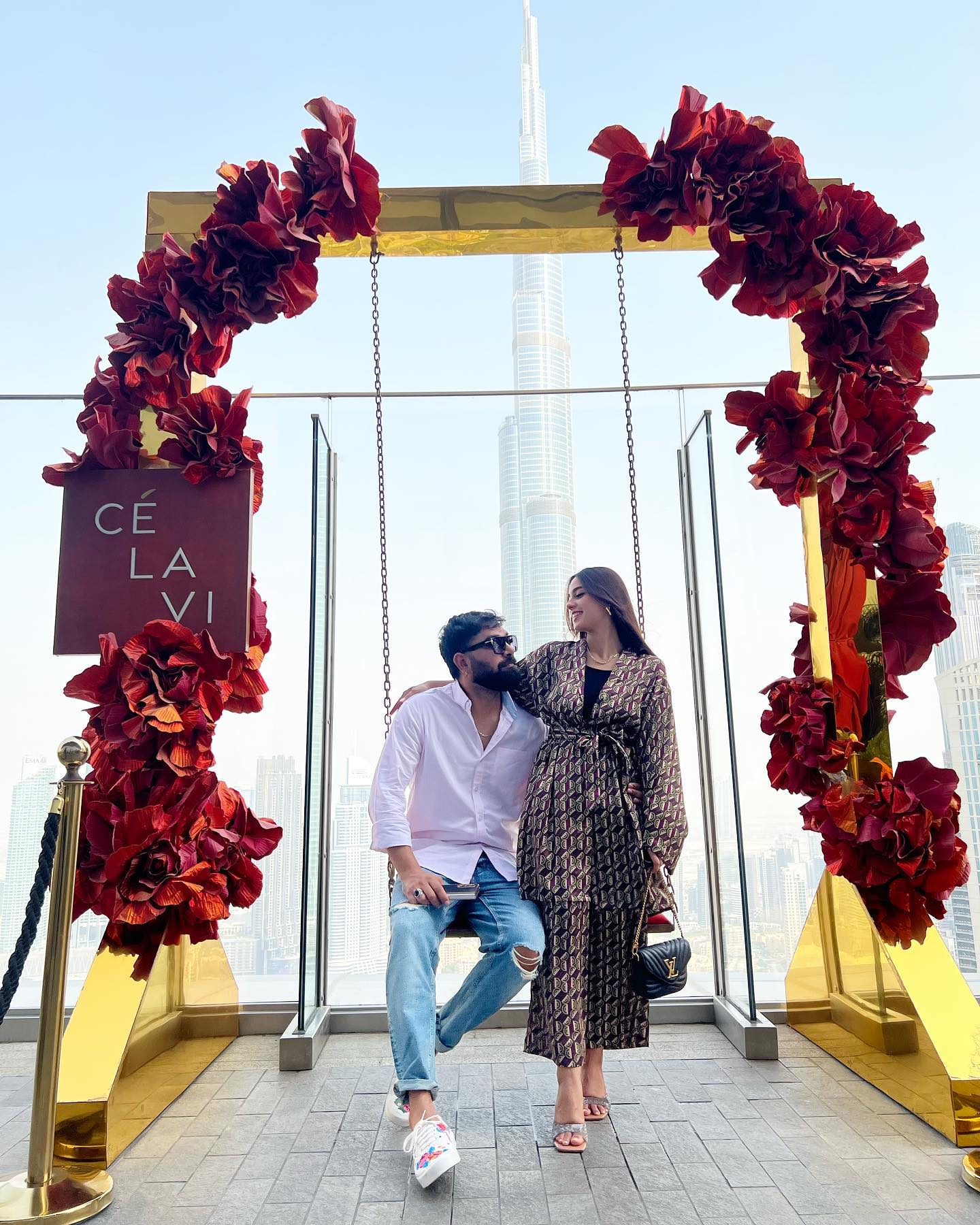 Iqra Aziz And Yasir Hussain's Romantic Getaway To Dubai | Reviewit.pk