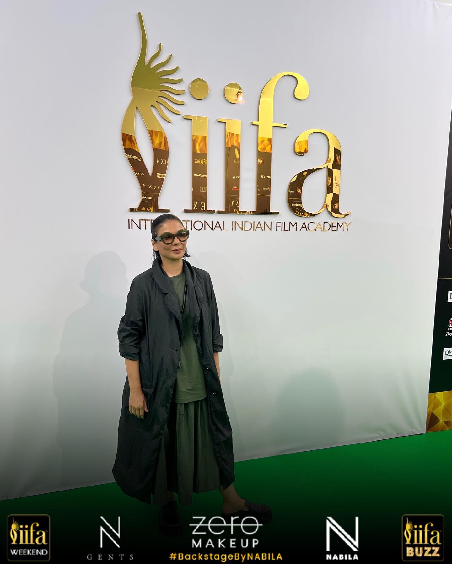 Makeup Artist Nabila With Bollywood Actors At IIFA Awards | Reviewit.pk