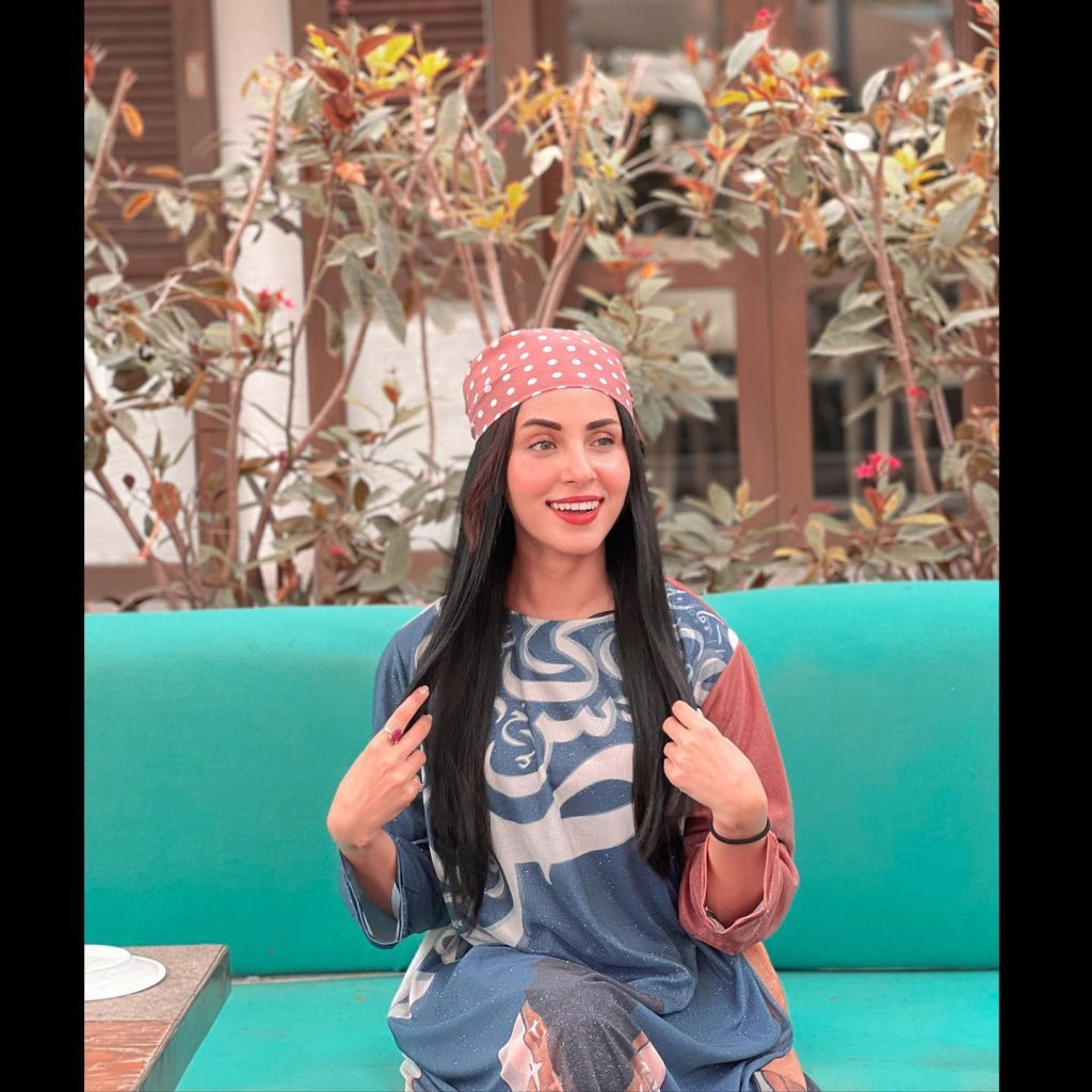 Nimra Khan Gives Us Major Summer Styling Goals | Reviewit.pk