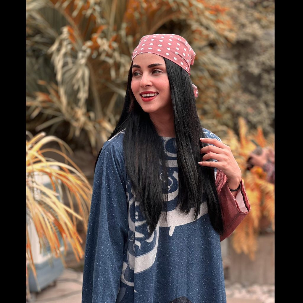 Nimra Khan Gives Us Major Summer Styling Goals | Reviewit.pk