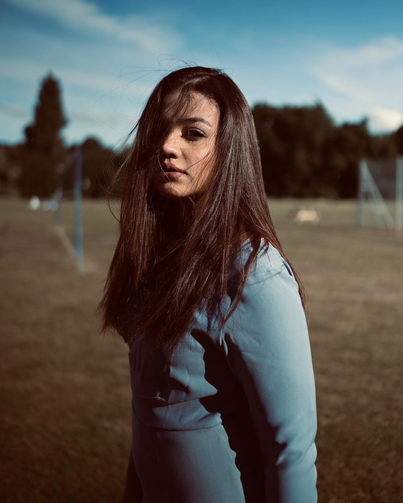 Zara Noor Abbas And Asad Siddiqui's Trip To London | Reviewit.pk