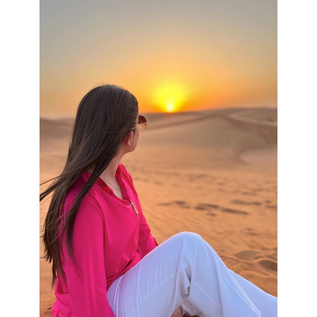 Arisha Razi Shares New Adorable Pictures from UAE Trip | Reviewit.pk