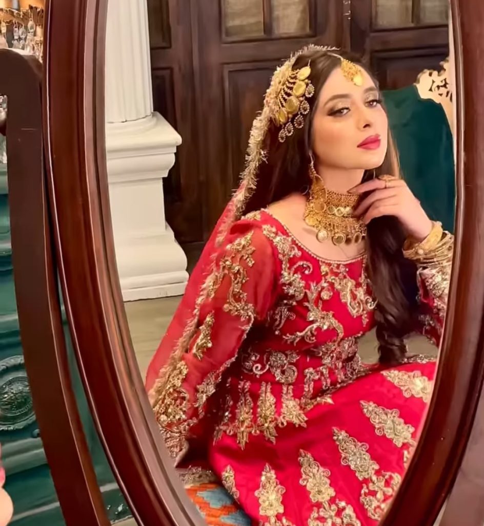 Azekah Daniel Looks Charming In Beautiful Red Bridal Ensemble | Reviewit.pk