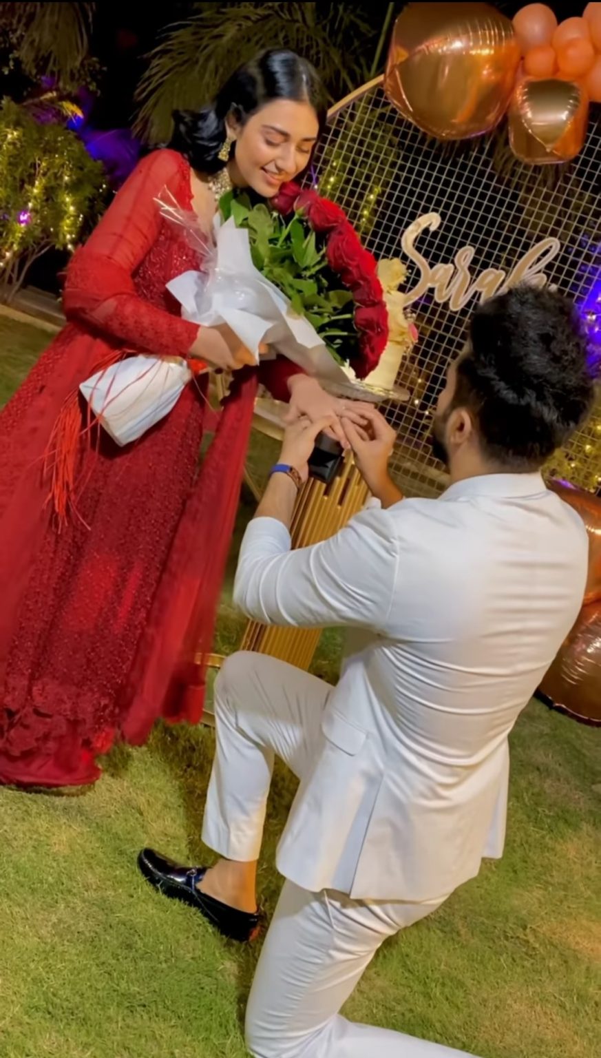Falak Shabir Shares Unseen Picture With Sarah Khan And Much More