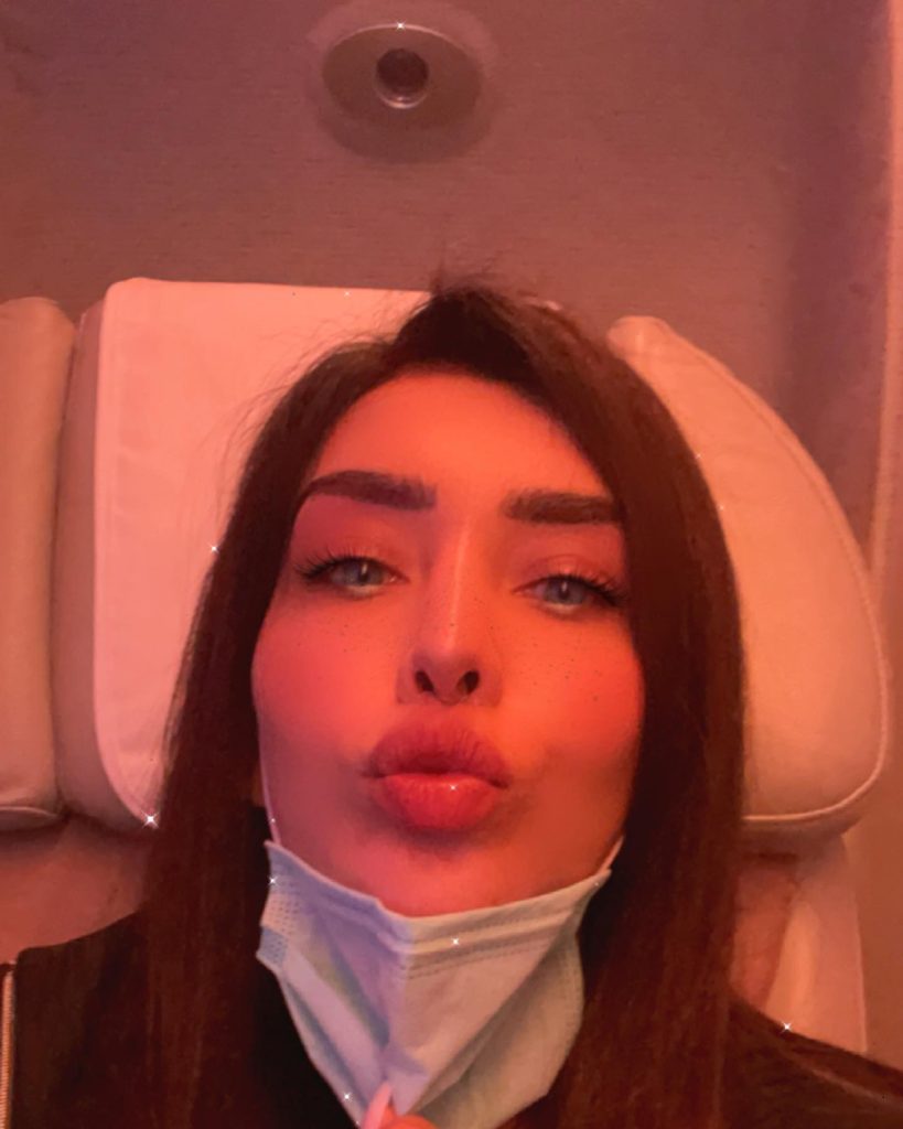 Actress Maira Khan’s Birthday Celebration In Dubai | Reviewit.pk