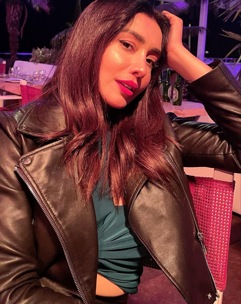 Actress Maira Khan’s Birthday Celebration In Dubai | Reviewit.pk