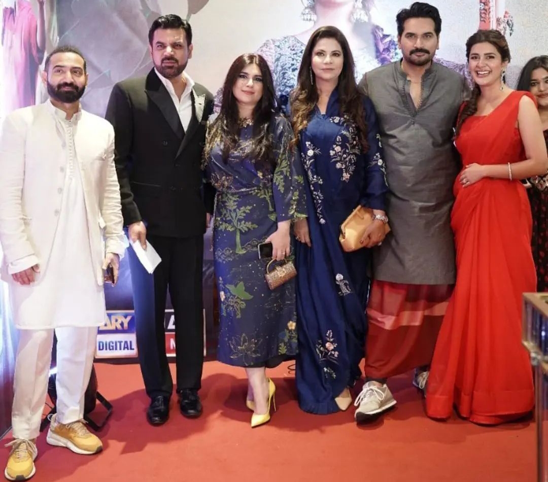 Mehwish Hayat & Saba Qamar's Bold Dressing on Premiere Gets Public Hate ...