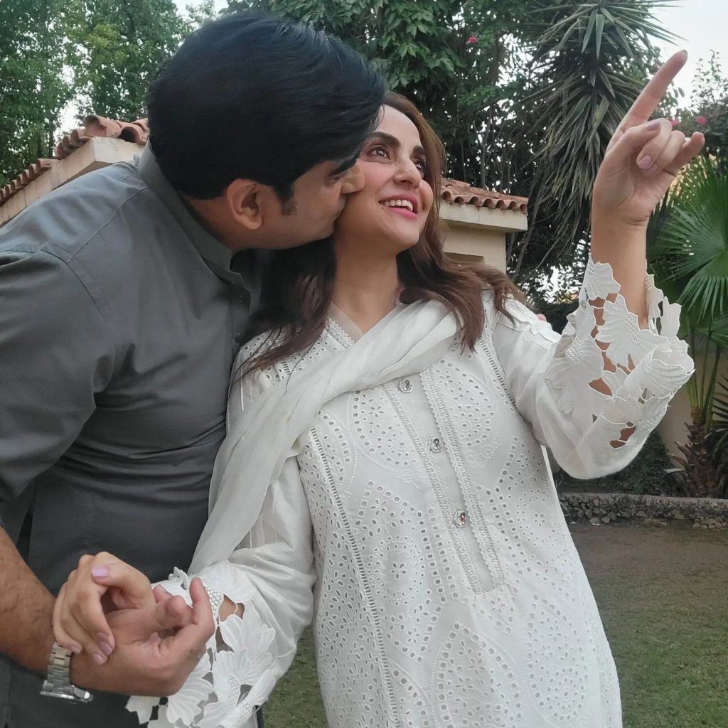Nadia Khan's Beautiful Family Eid Pictures | Reviewit.pk