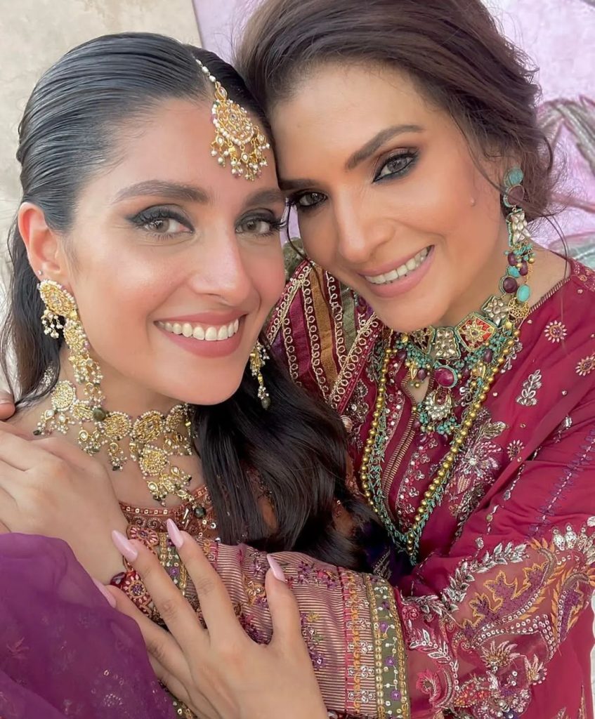 Public Reacts To Resham and Ayeza's Dance on Bollywood Song | Reviewit.pk