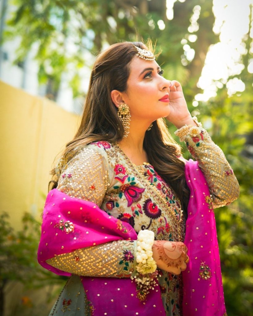 Rabia Anum's Bewitching Clicks With Husband From A Wedding Event ...