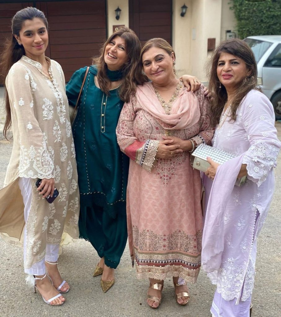 Safina Behroze' Star Studded Eid Lunch For Her Friends | Reviewit.pk