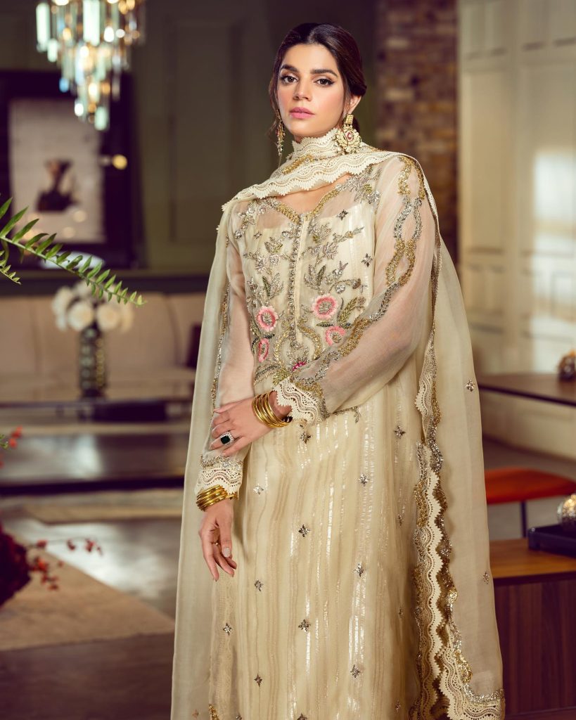 Sara Rohale Asghar's Latest Wedding Collection Featuring Sanam Saeed ...