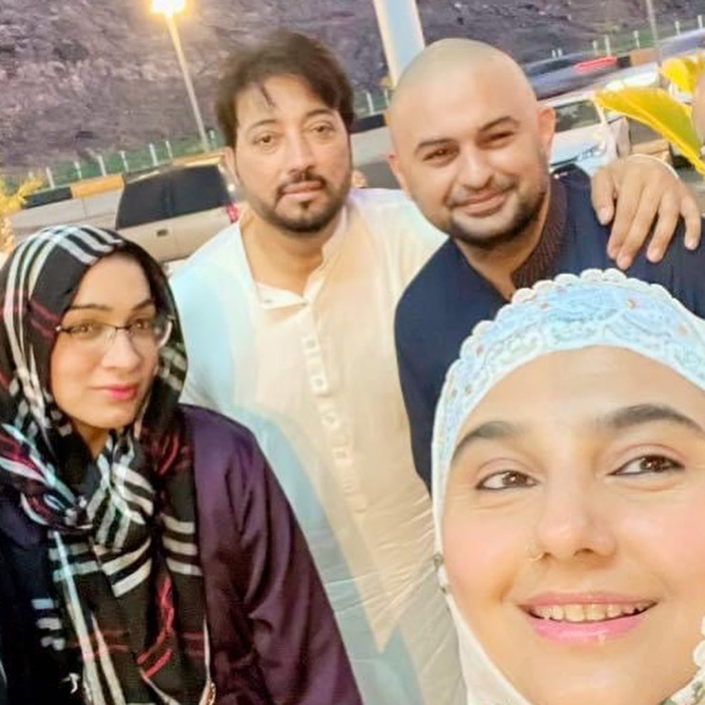 Mesmerizing Pictures Of Javeria And Saud From Hajj Tour | Reviewit.pk