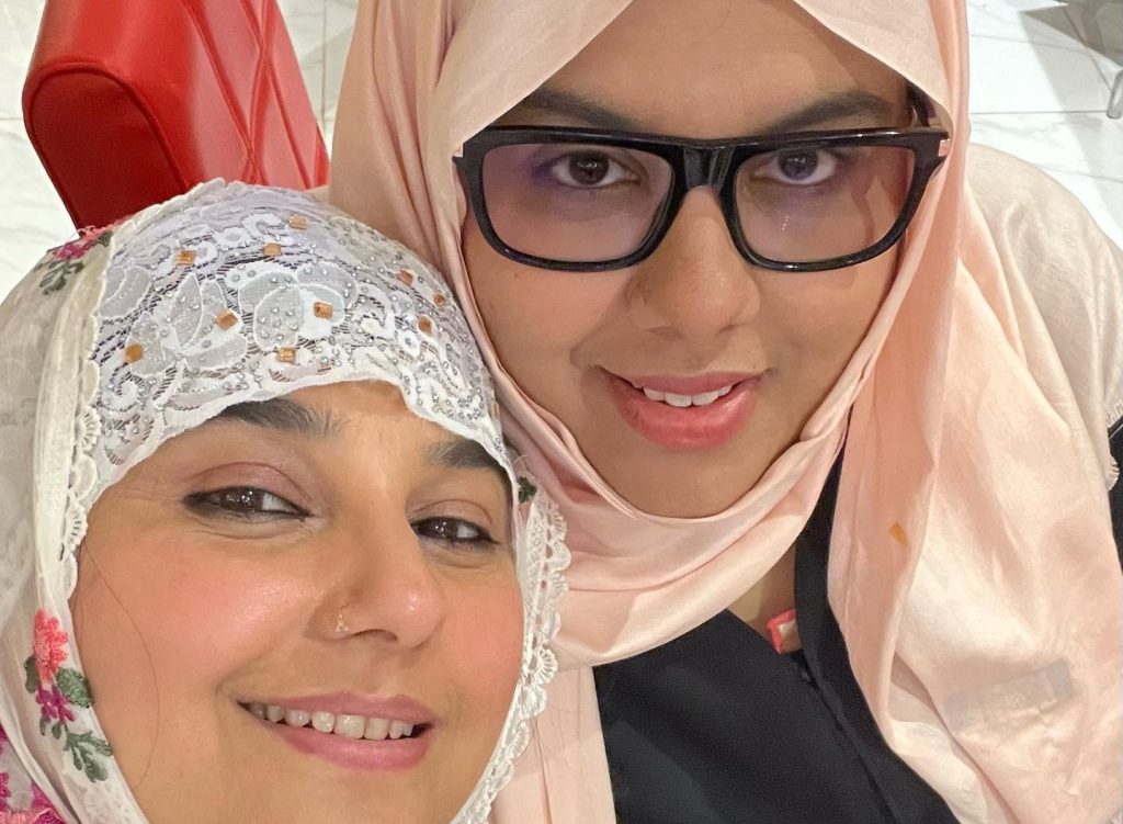 Mesmerizing Pictures Of Javeria And Saud From Hajj Tour | Reviewit.pk