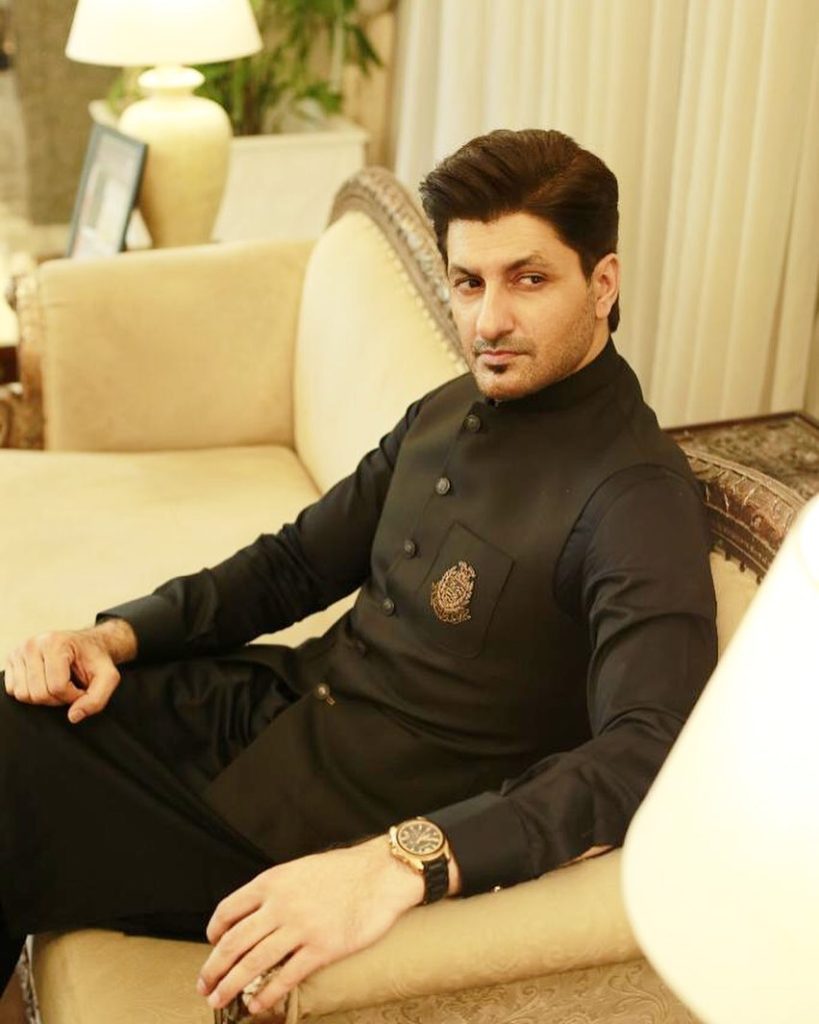 Syed Jibran's Efforts To Date Saba Qamar | Reviewit.pk