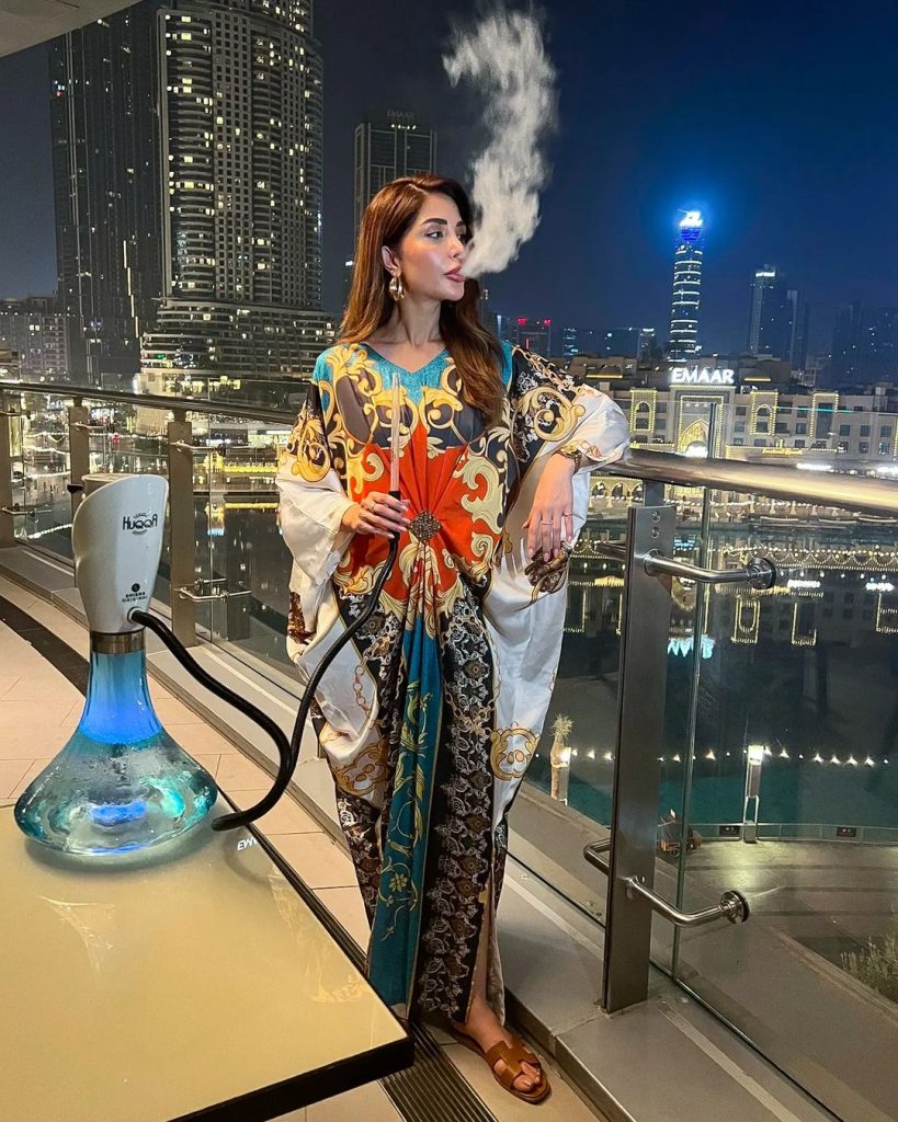 Sabeeka Imam Recent Pictures From Dubai Trip | Reviewit.pk