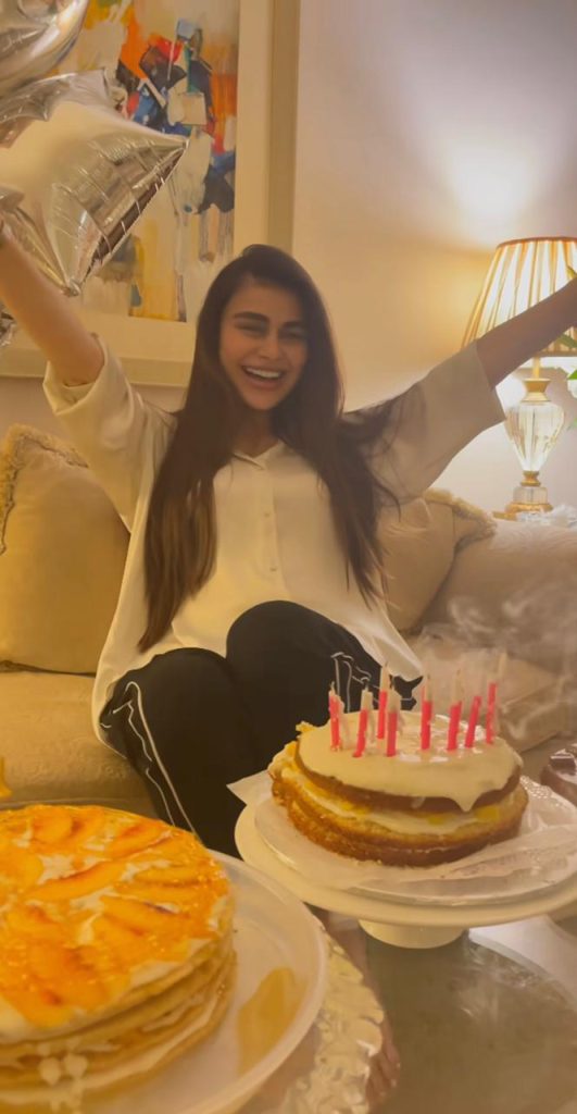 Sadaf Kanwal’s Intimate Birthday Celebration | Reviewit.pk