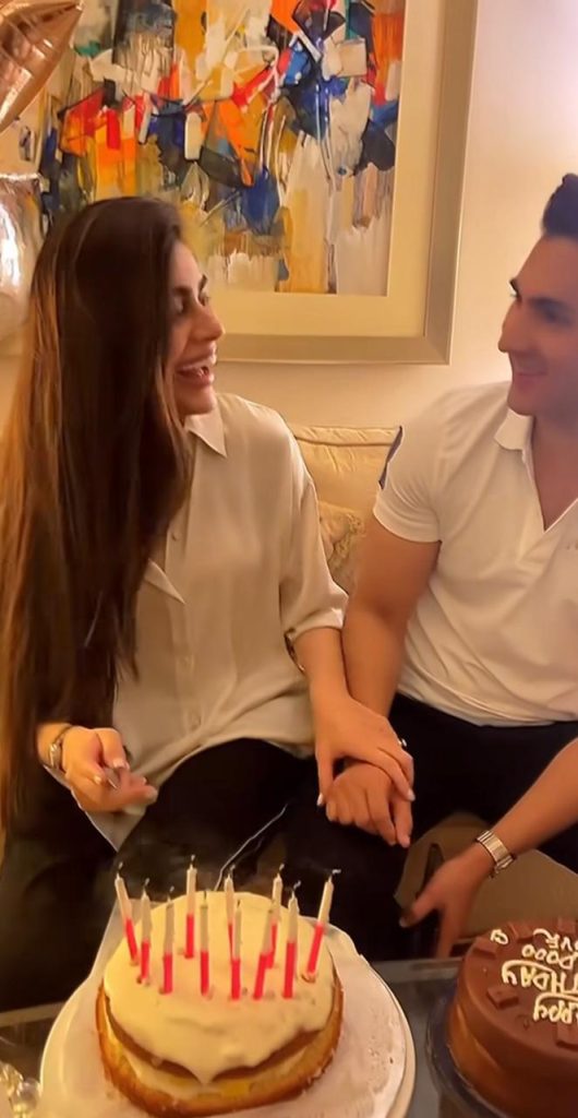 Sadaf Kanwal’s Intimate Birthday Celebration | Reviewit.pk
