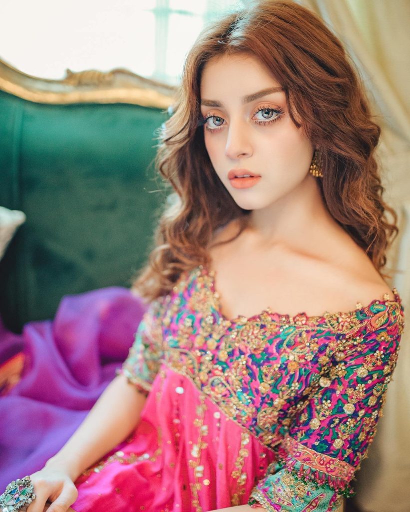Alizeh Shah's Latest Mesmerizing Eastern Looks | Reviewit.pk