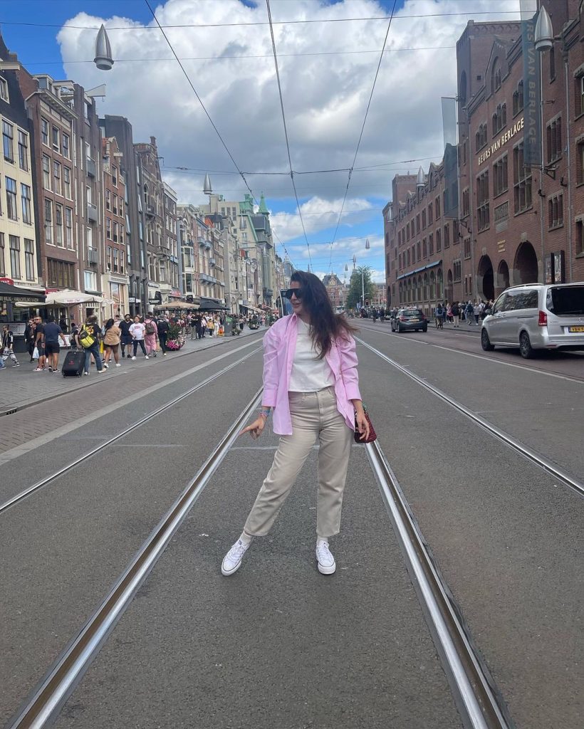 Areeba Habib’s Latest Mesmerizing Clicks From Amsterdam | Reviewit.pk