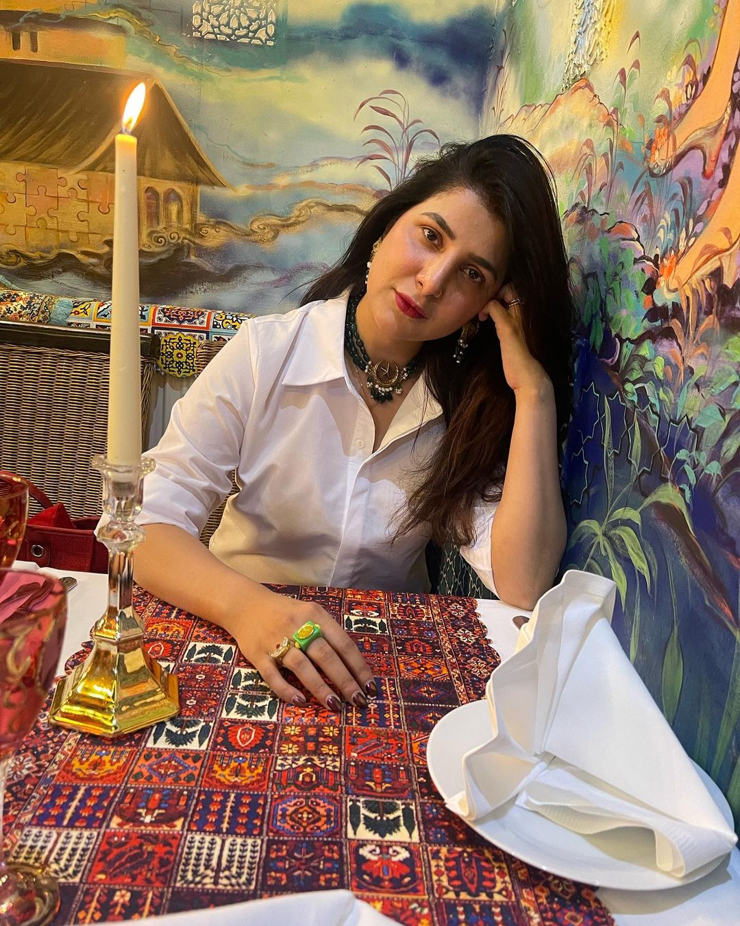 Areeba Habib Shares Stunning Clicks From Germany Vacation | Reviewit.pk
