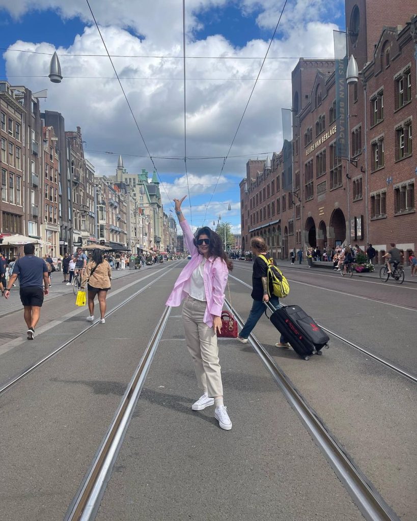 Areeba Habib’s Latest Mesmerizing Clicks From Amsterdam | Reviewit.pk