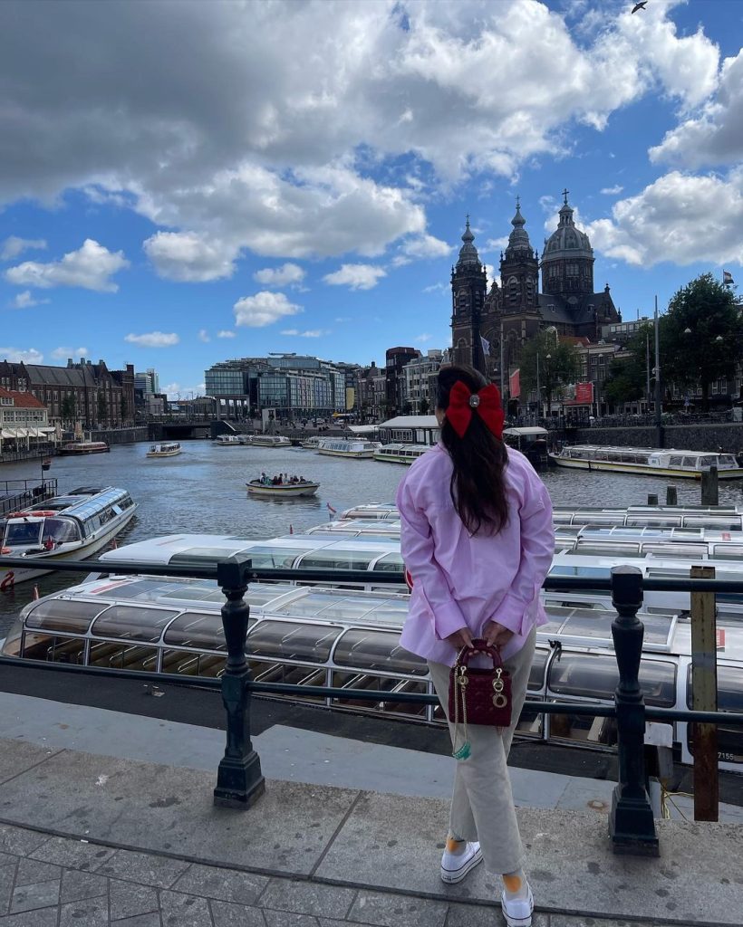 Areeba Habib’s Latest Mesmerizing Clicks From Amsterdam | Reviewit.pk