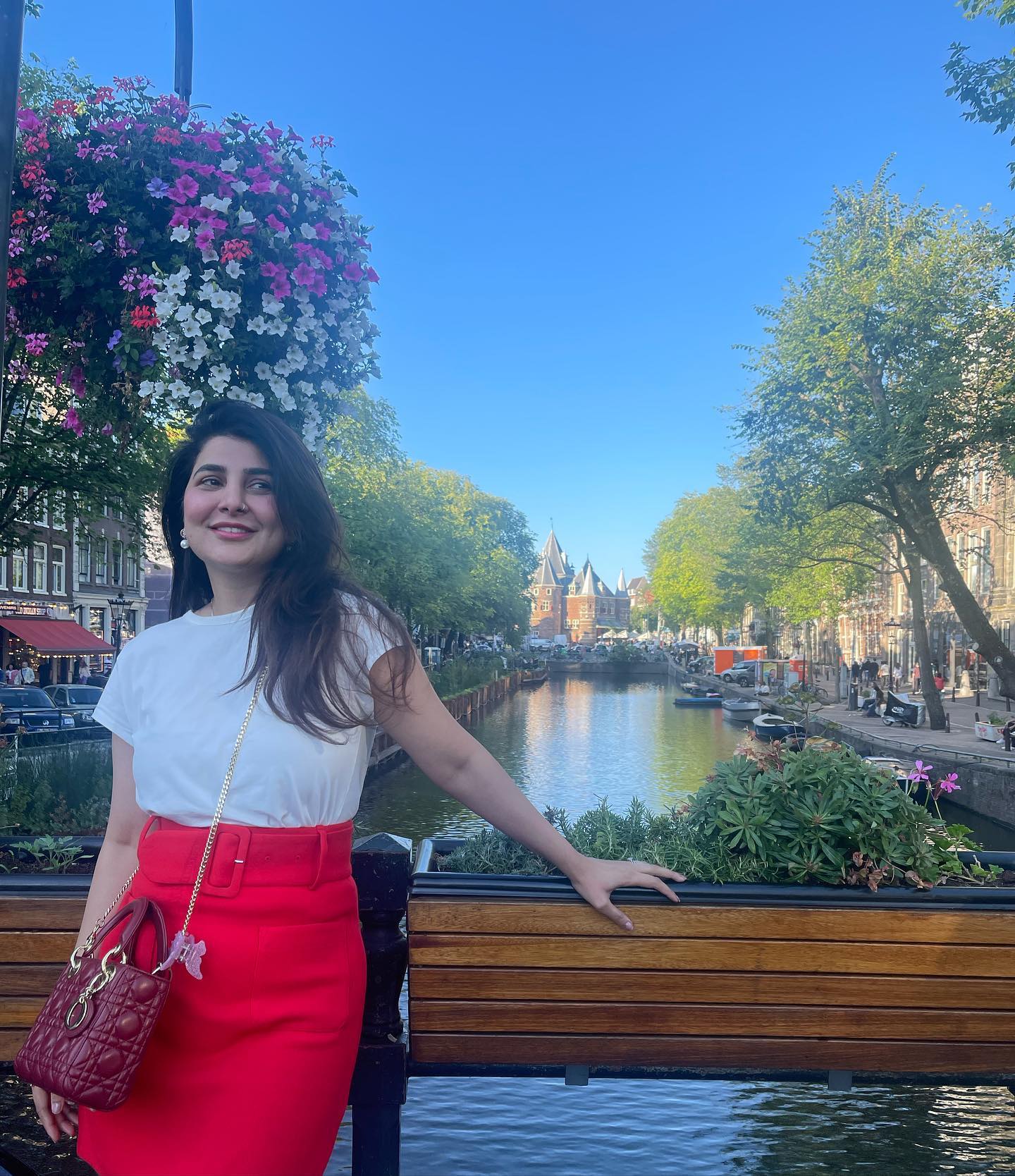 Areeba Habib’s Latest Mesmerizing Clicks From Amsterdam | Reviewit.pk