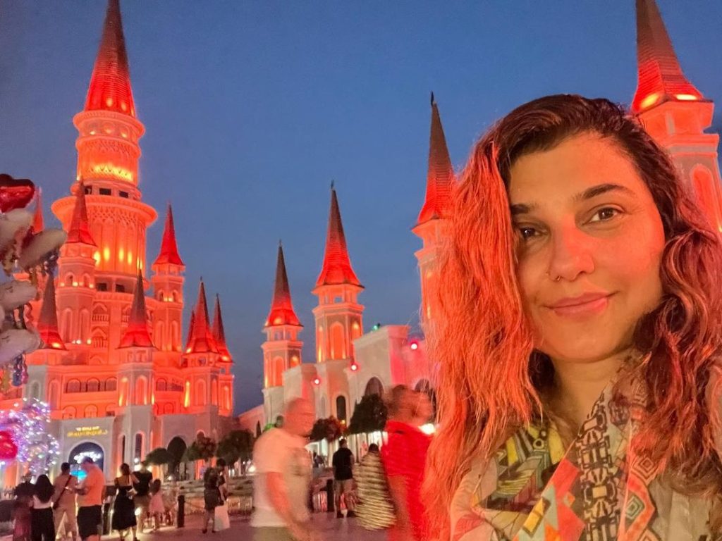 Javeria Saud's Fun-Filled Family Getaway To Antalya | Reviewit.pk