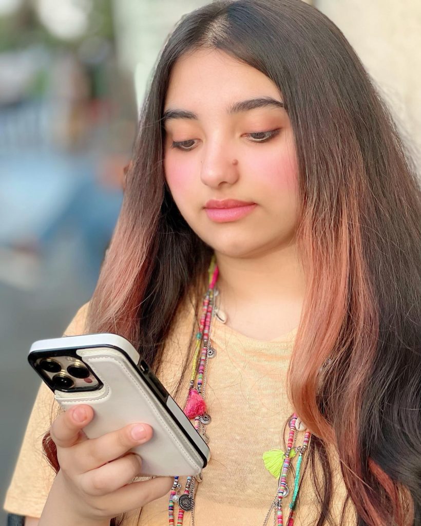 Javeria Saud's Family Trip To Taksim Square Turkey | Reviewit.pk