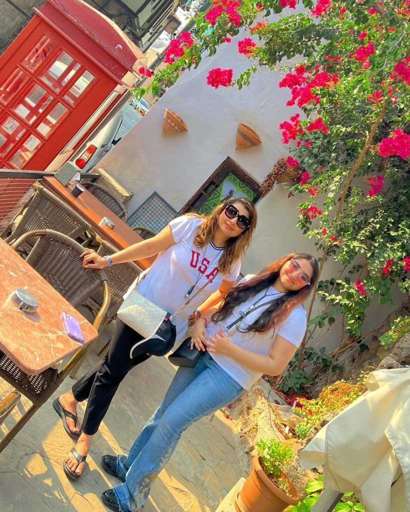 Beautiful Family Pictures Of Javeria Saud And Family From Turkey ...