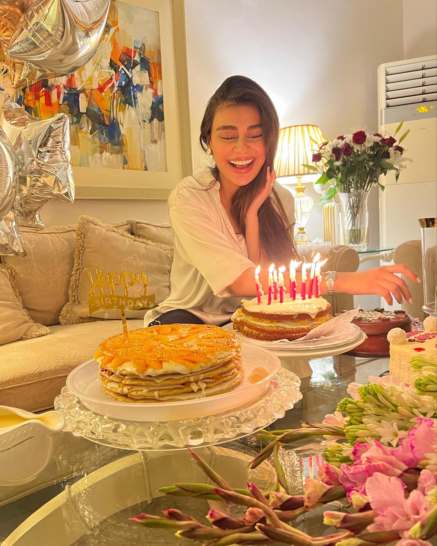 Sadaf Kanwal’s Intimate Birthday Celebration | Reviewit.pk