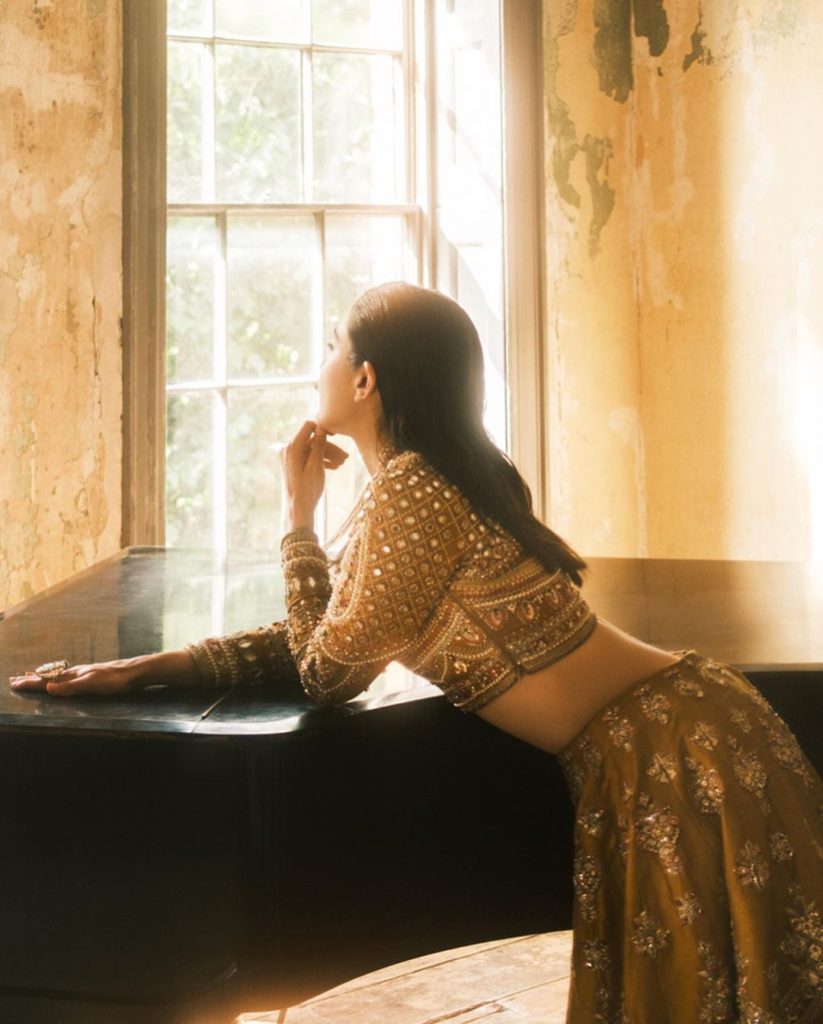 Sara Ali Khan Models For Pakistani Designer Mohsin Naveed Ranjha | Reviewit.pk